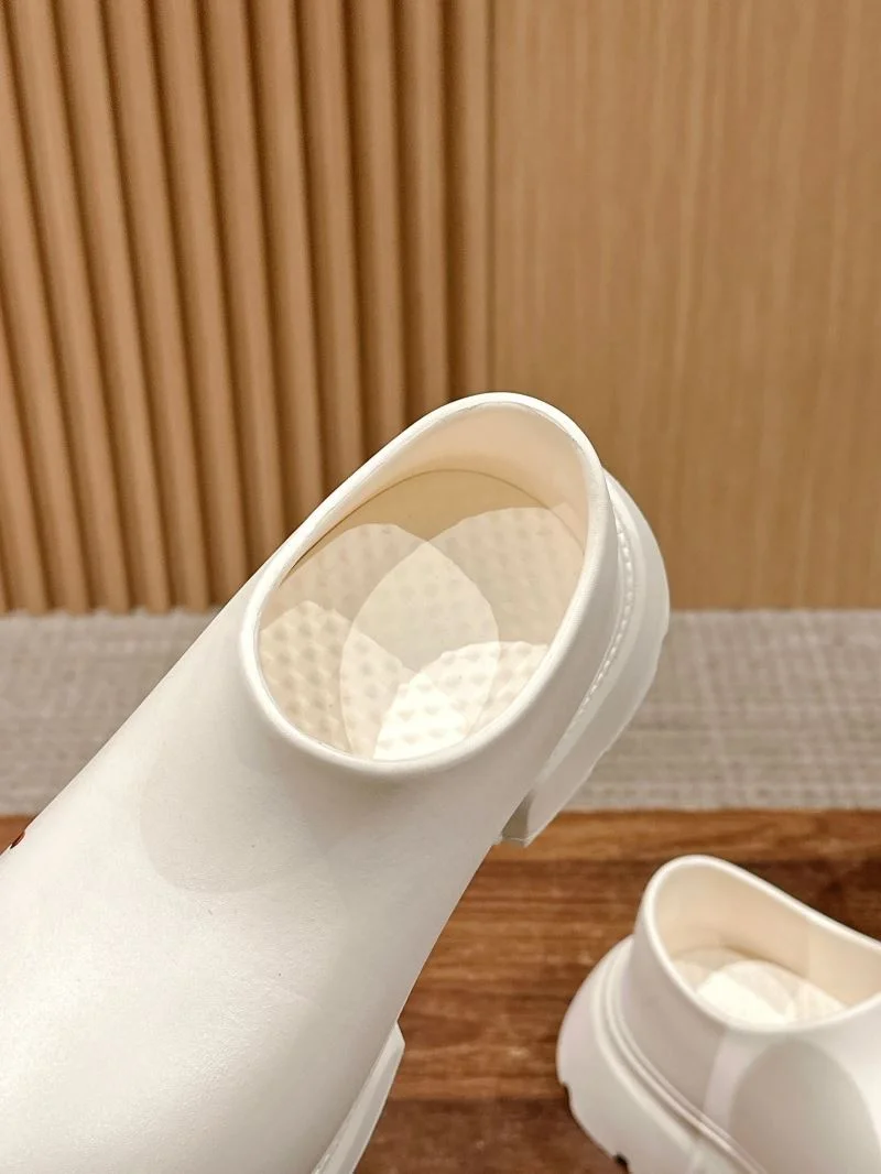 Exact replica Balenciaga Low Shoes