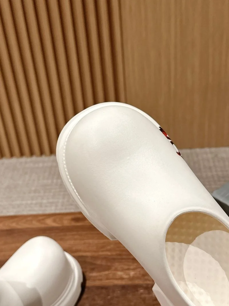 Exact replica Balenciaga Low Shoes