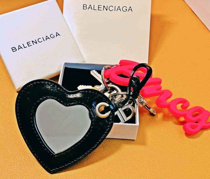 Exact replica Balenciaga Luxe Gold Keychain a Elegant Accessory for Style