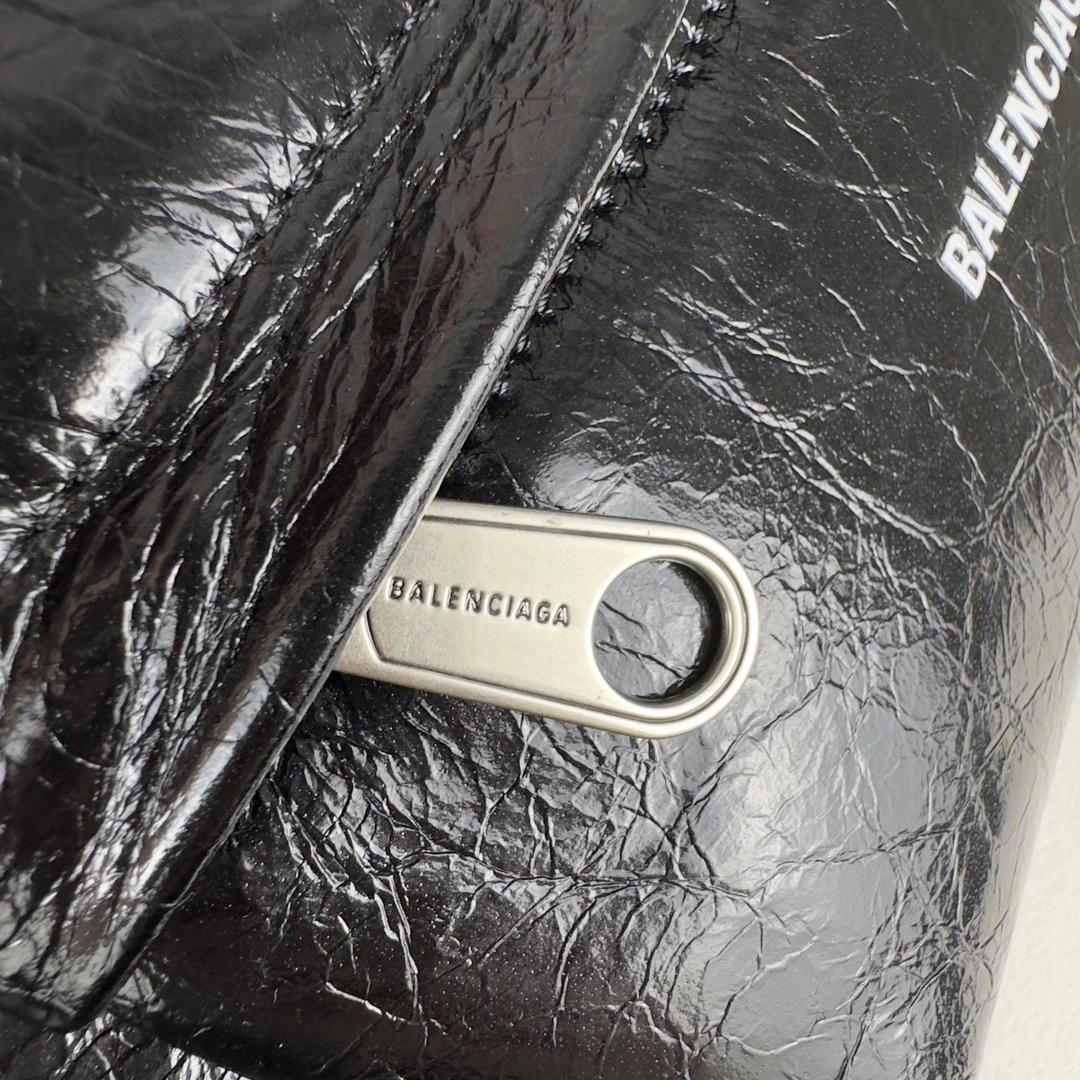 Perfect replica Balenciaga Minimalist Cowhide Underarm Bag - Runway Edition