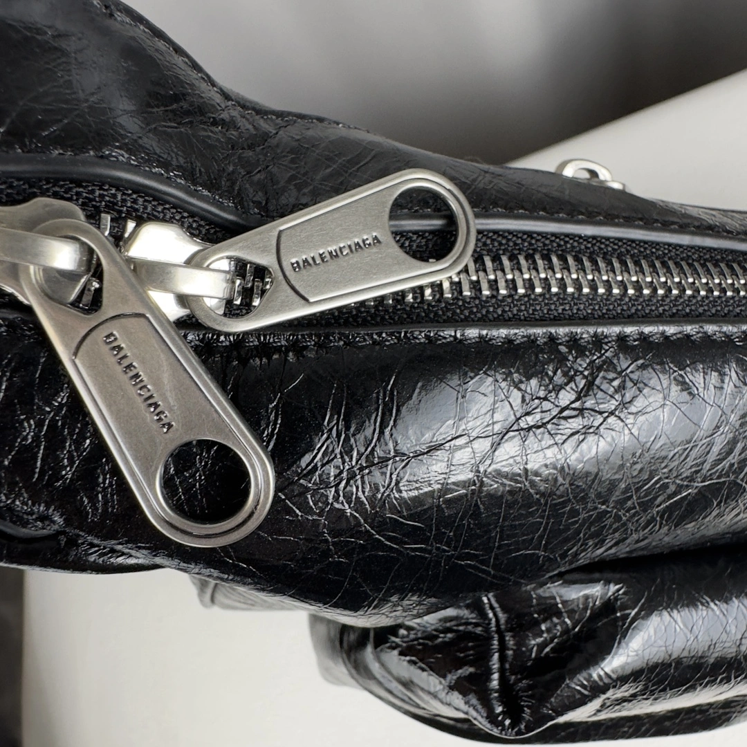 Perfect replica Balenciaga Minimalist Cowhide Underarm Bag - Runway Edition