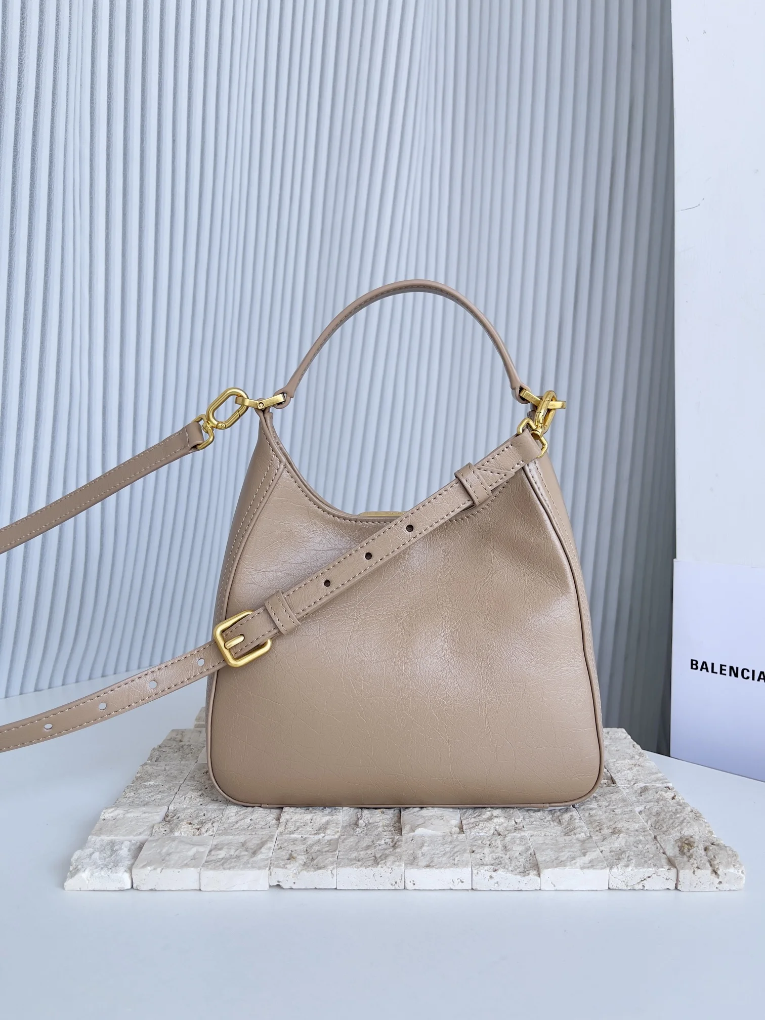 Indistinguishable Balenciaga Modern Hobo Bag - 20x20.5x6.8 cm
