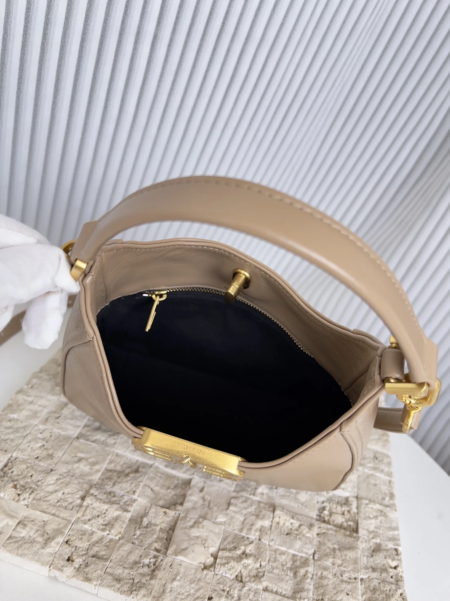 Indistinguishable Balenciaga Modern Hobo Bag - 20x20.5x6.8 cm