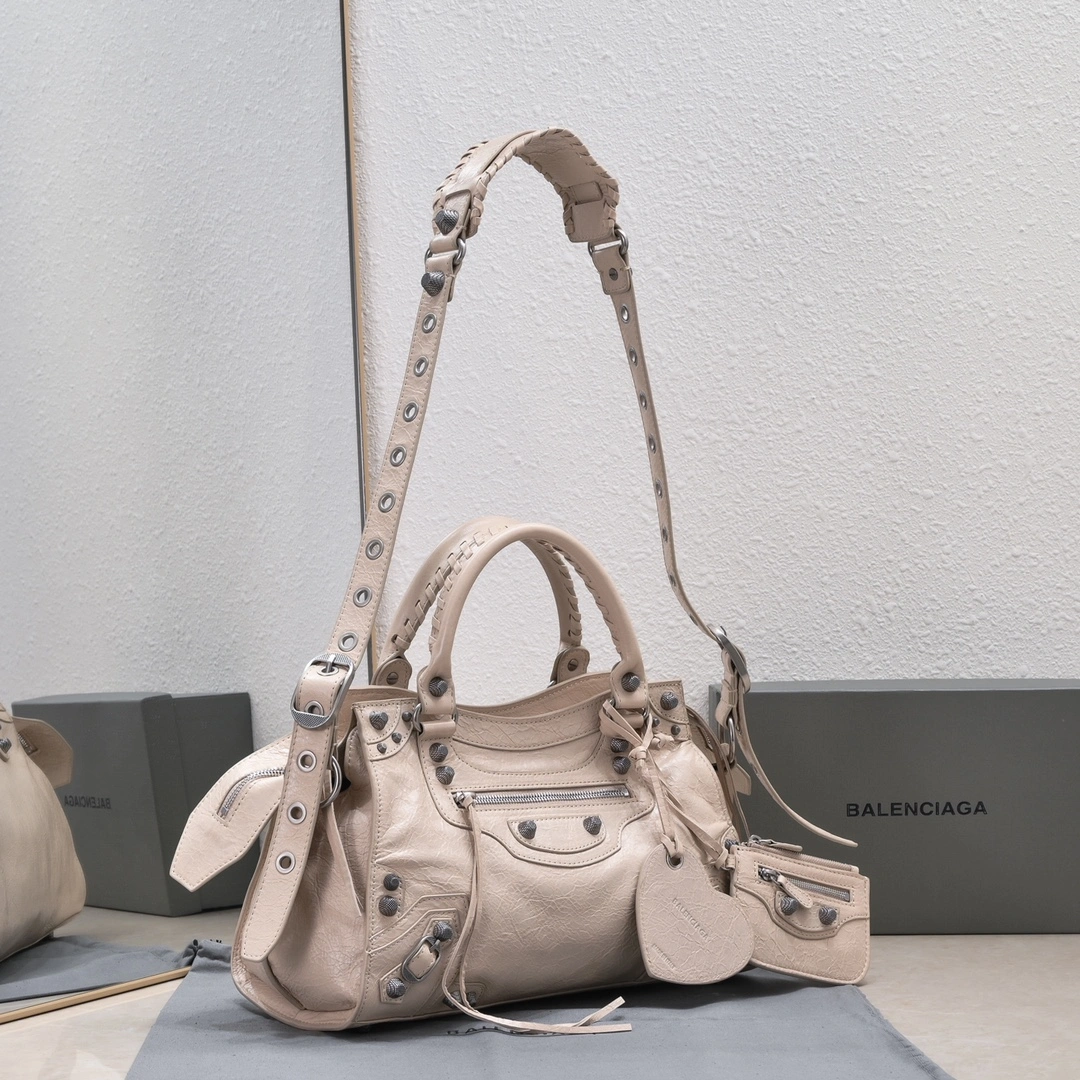 Discounted Balenciaga NEO CAGOLE Vintage Cracked Lambskin Trapezoid Bag