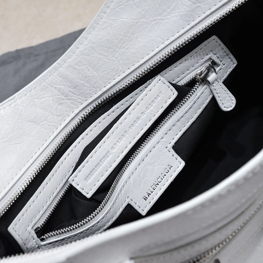 OEM Balenciaga NEO CAGOLE Vintage Cracked Sheepskin Medium Bag