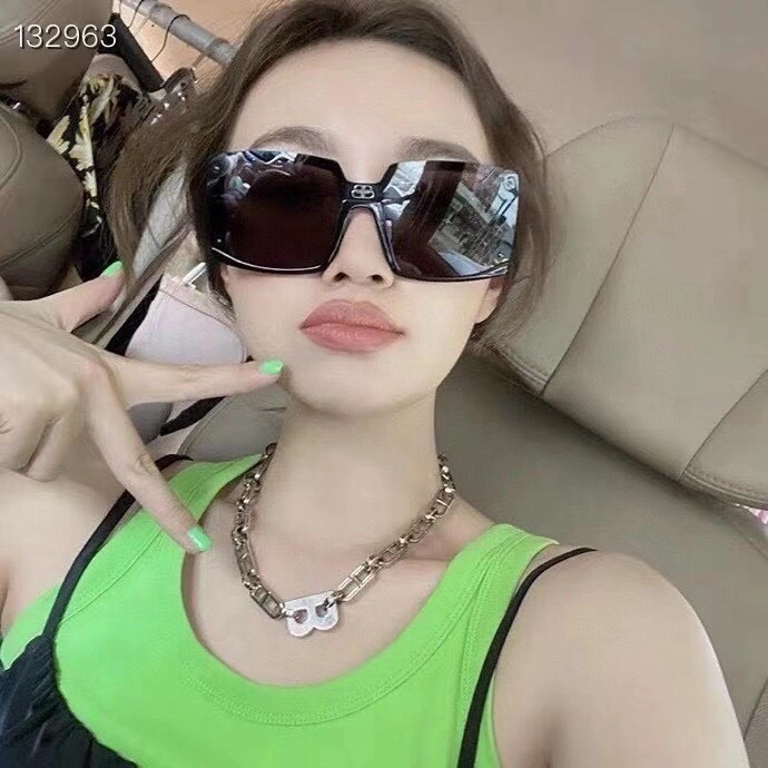 Economical Balenciaga Necklaces