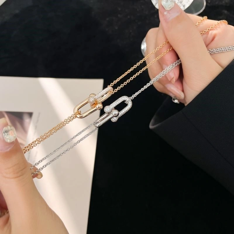 Top mirror Balenciaga Necklaces