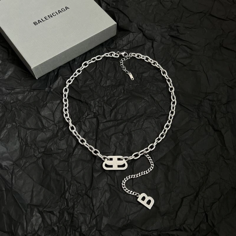 Accurate model Balenciaga Necklaces