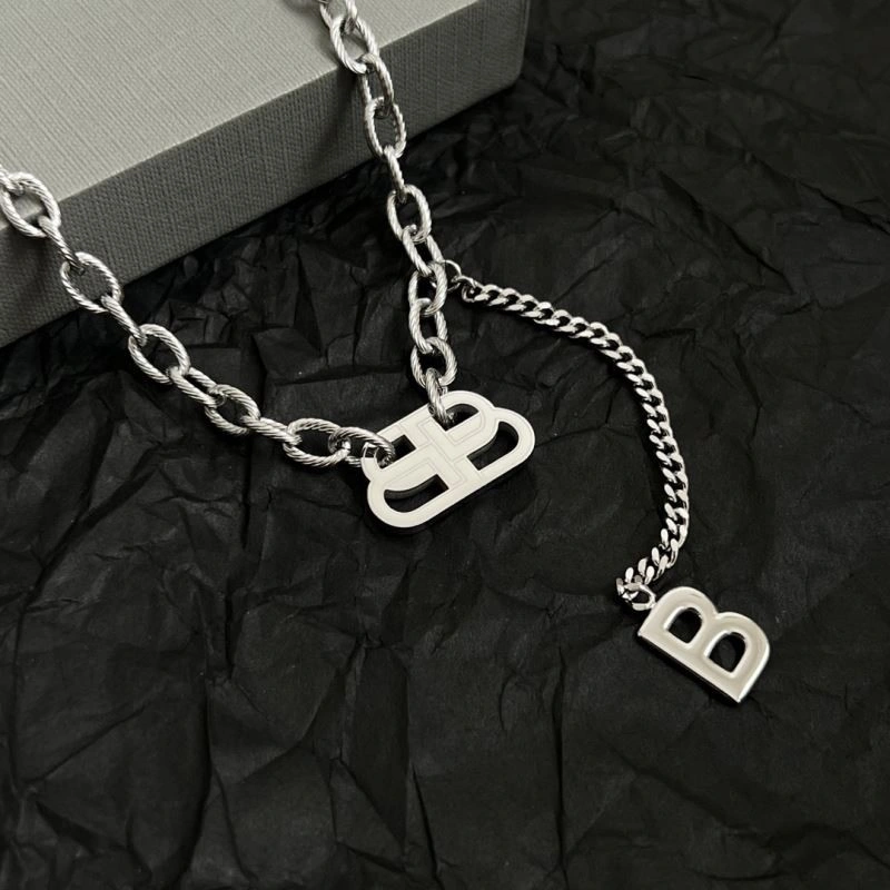 Accurate model Balenciaga Necklaces