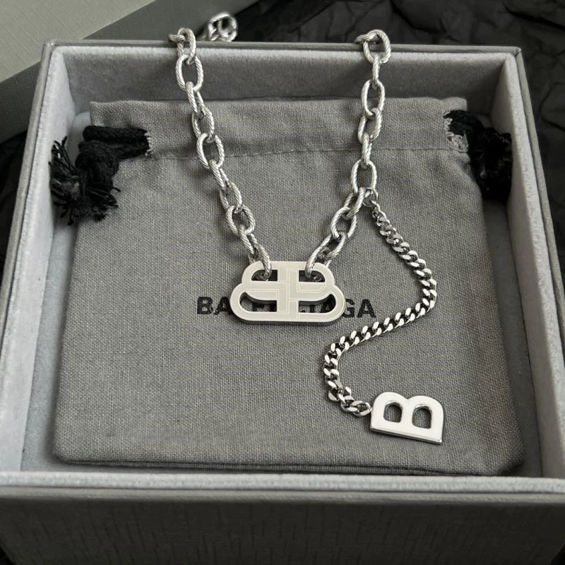 Accurate model Balenciaga Necklaces