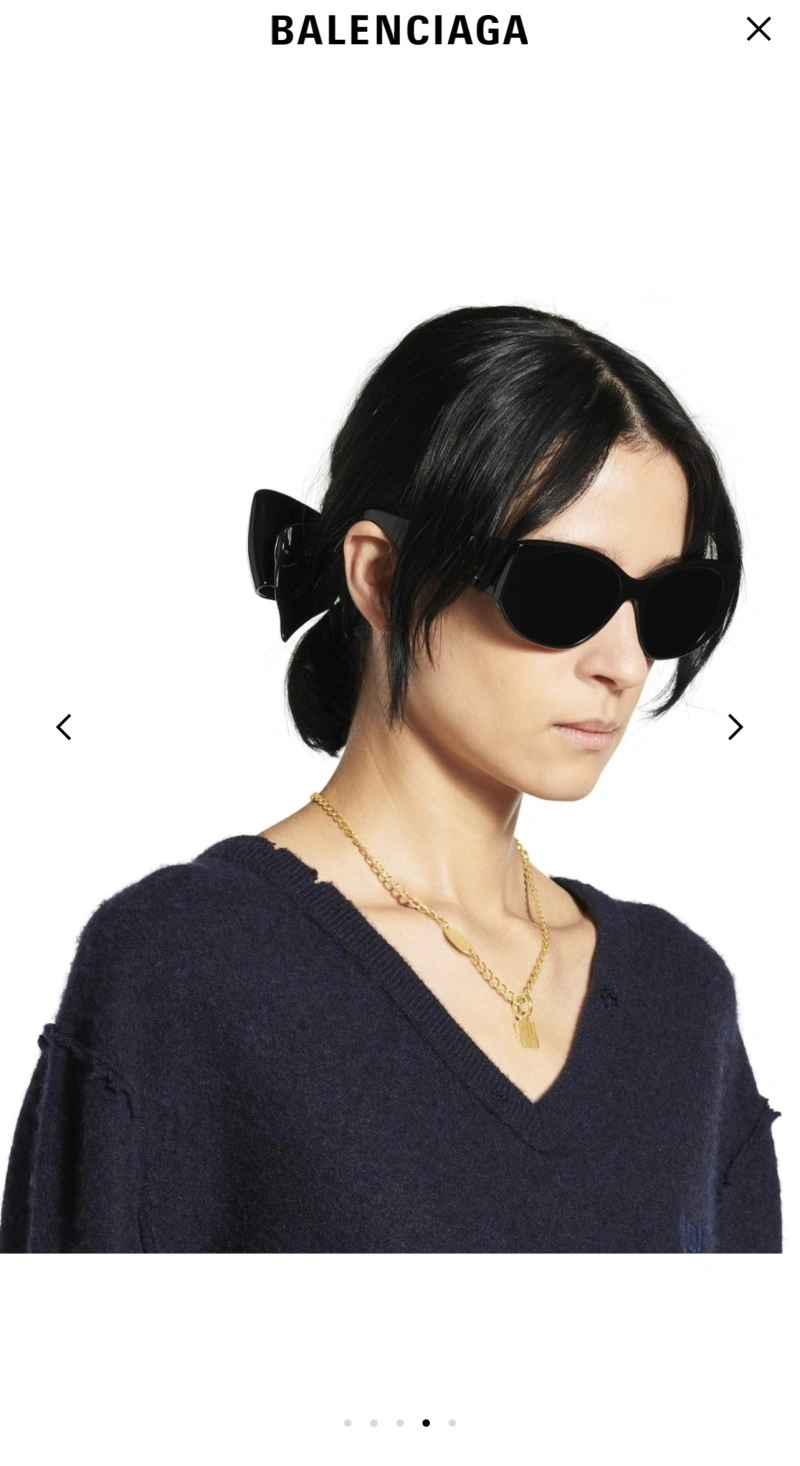 Accurate model Balenciaga Necklaces