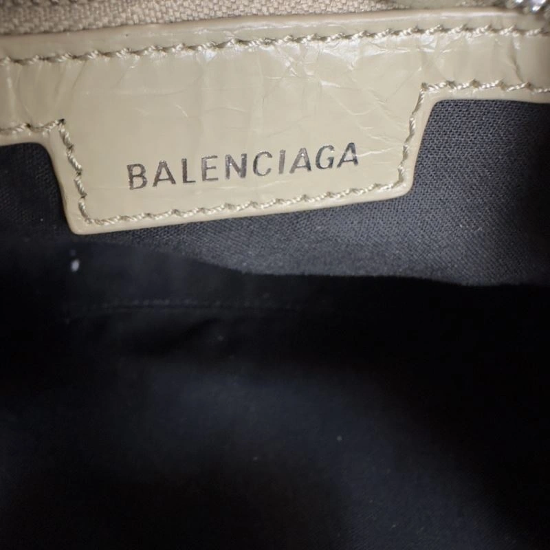 Cut-rate Balenciaga Neo Cagole Heart Mirror Milk Tea Bag - Stylish Must-Have