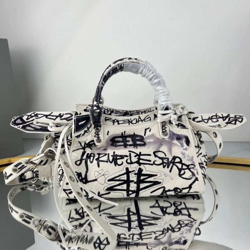 Top match Balenciaga Neo Cagole Heart Mirror Motorcycle Bag