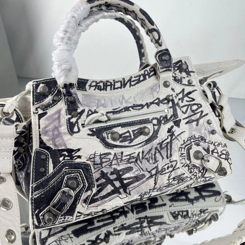 Top match Balenciaga Neo Cagole Heart Mirror Motorcycle Bag