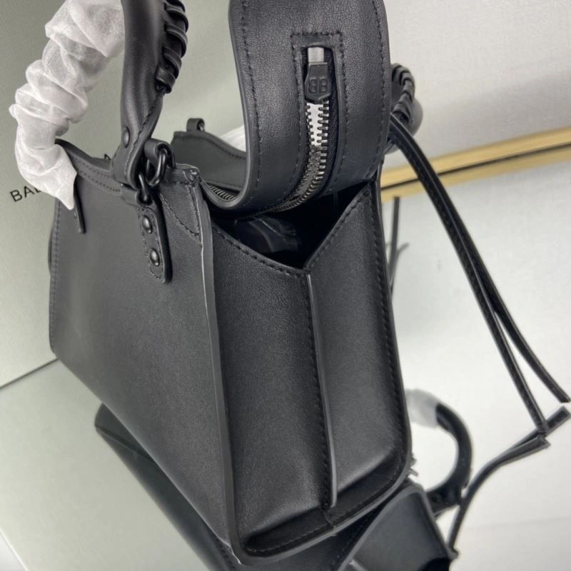 Top match Balenciaga Neo Classic Studded Motorcycle Handbag - Black