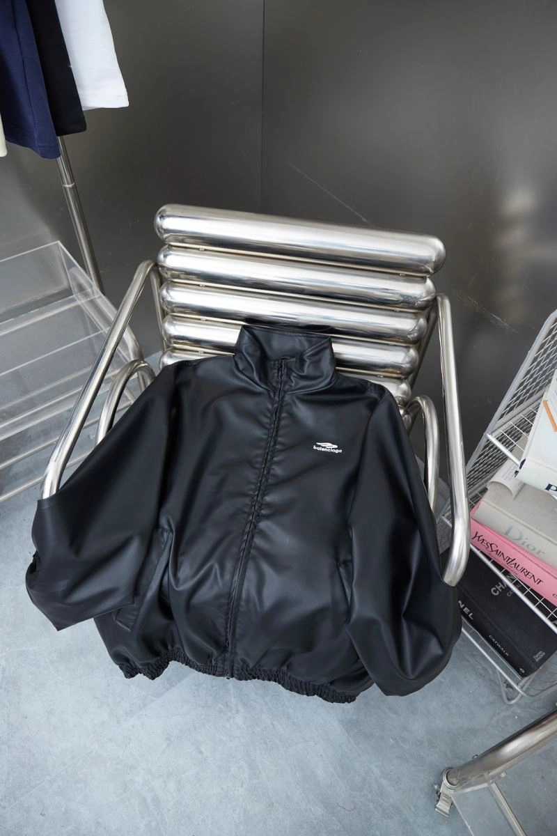Bargain Balenciaga Outwear