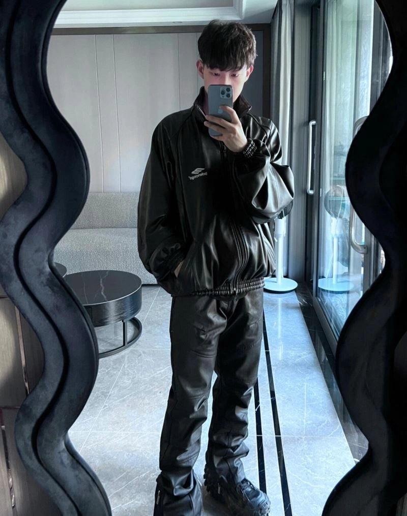 Bargain Balenciaga Outwear