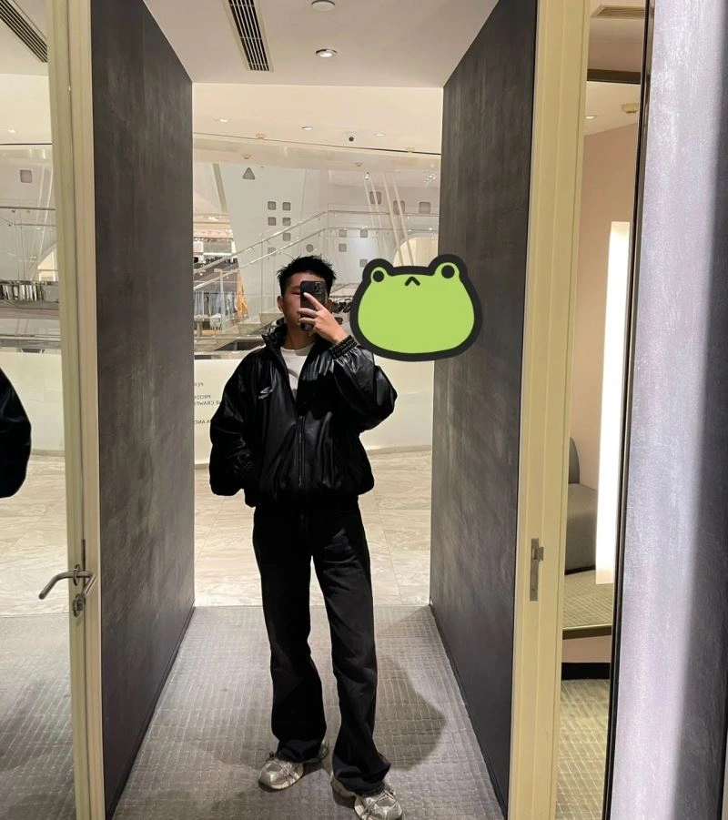 Bargain Balenciaga Outwear