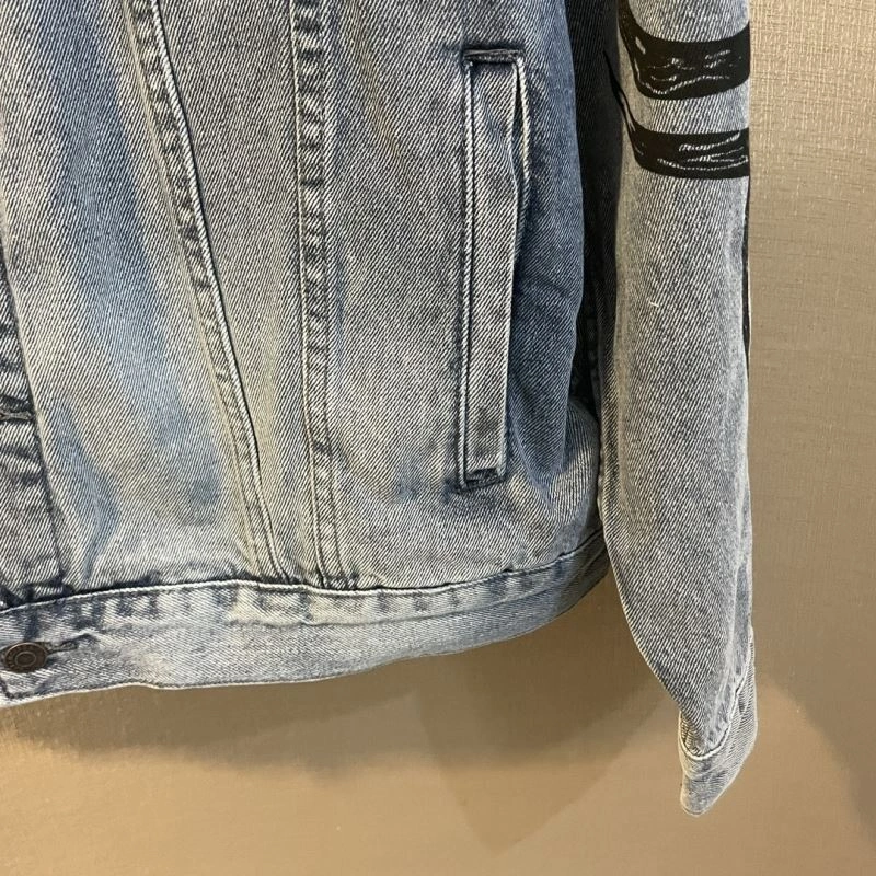 Bargain Balenciaga Outwear
