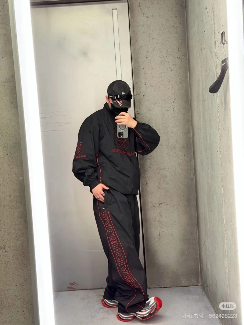 Low-cost Balenciaga Outwear