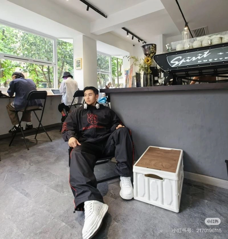 Low-cost Balenciaga Outwear