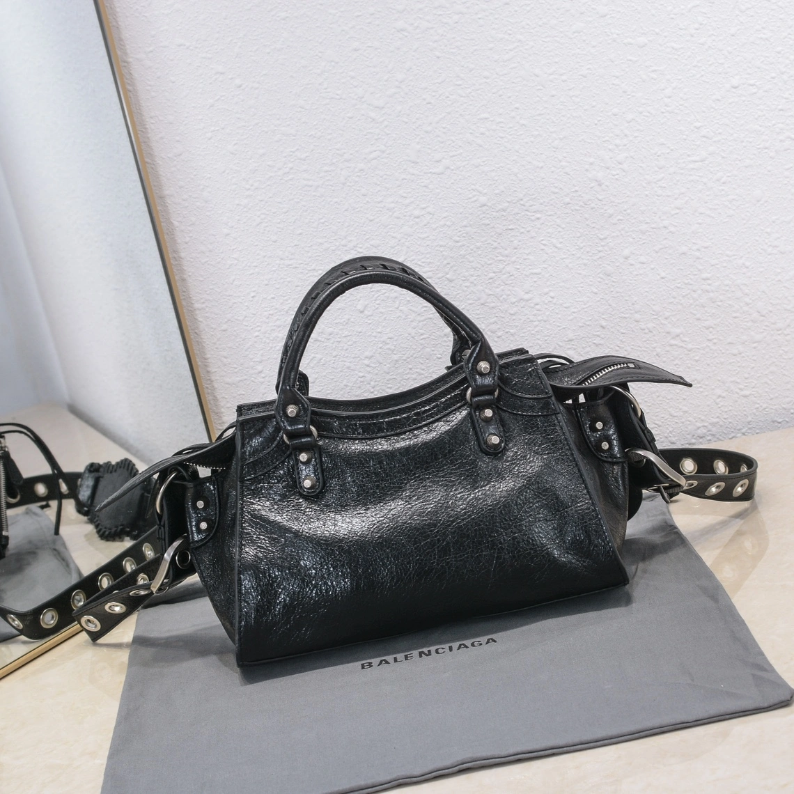 Budget-friendly Balenciaga Paris Neo Cagole Heart Mirror Motorcycle Bag