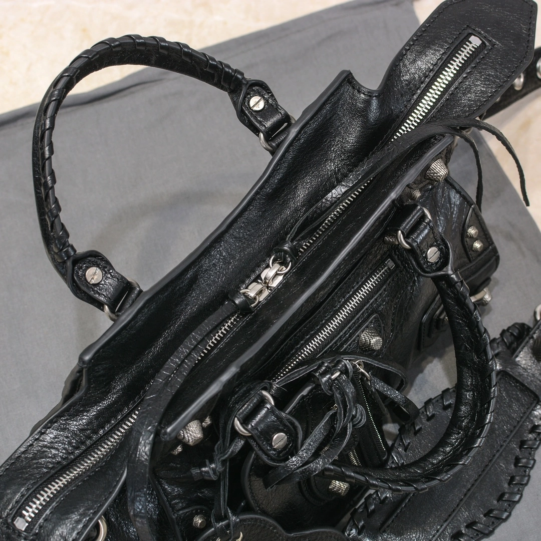 Budget-friendly Balenciaga Paris Neo Cagole Heart Mirror Motorcycle Bag