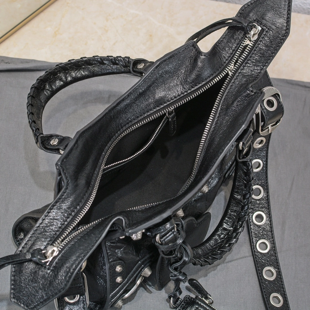 Budget-friendly Balenciaga Paris Neo Cagole Heart Mirror Motorcycle Bag