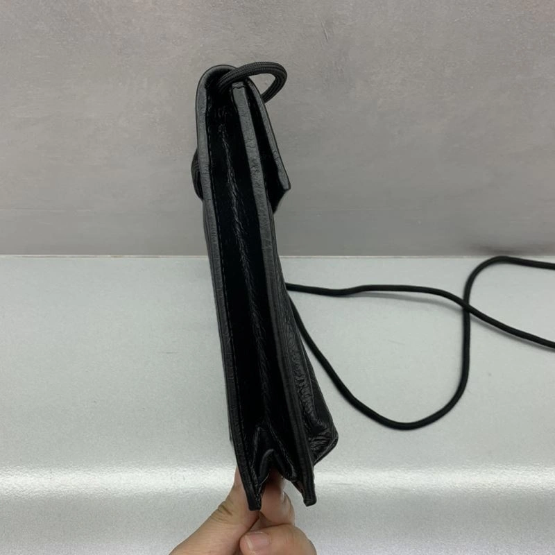 Exact replica Balenciaga Paris Wrinkled Leather Mobile Phone Bag