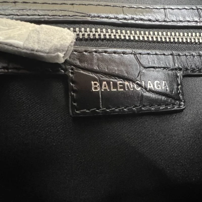 Discounted Balenciaga Retro Chic Crocodile Leather Half-Moon Dumpling Bag