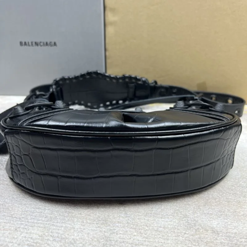 Top mirror Balenciaga Retro Chic Crocodile Leather Half Moon Dumpling Bag