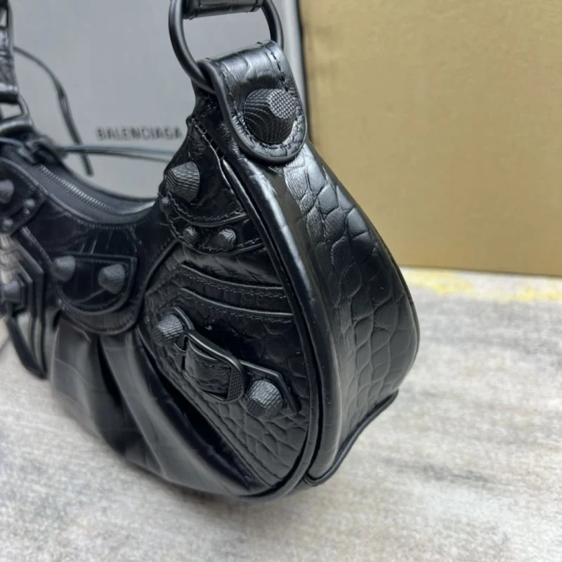 Top mirror Balenciaga Retro Chic Crocodile Leather Half Moon Dumpling Bag