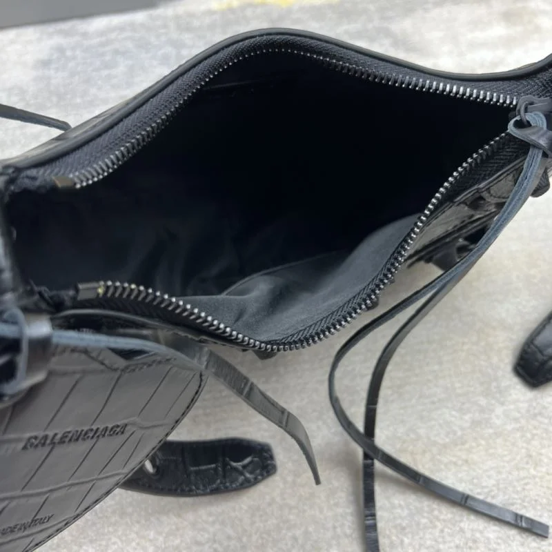 Top mirror Balenciaga Retro Chic Crocodile Leather Half Moon Dumpling Bag