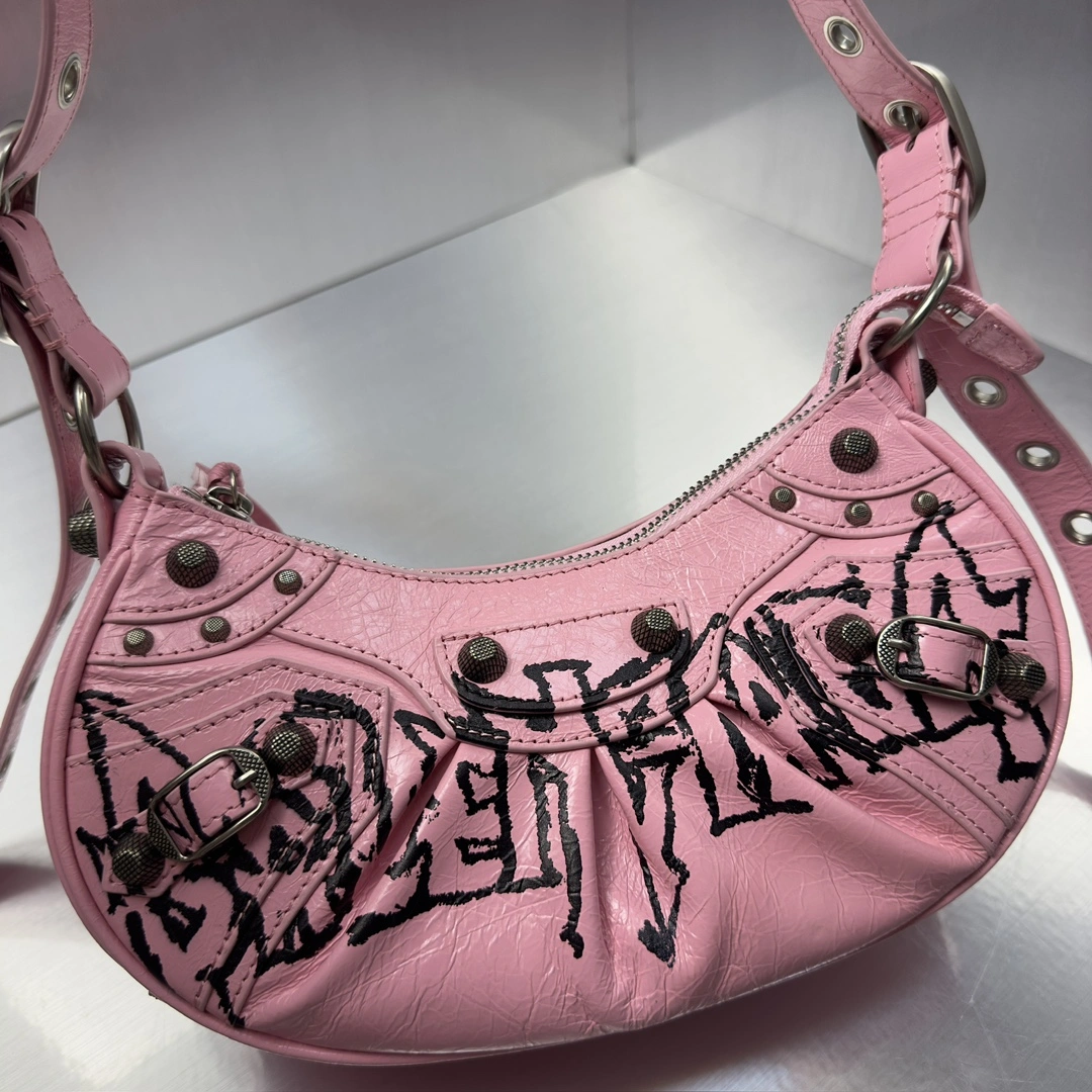 Discounted Balenciaga Retro Chic Le Cagole Half Moon Graffiti Dumpling Bag