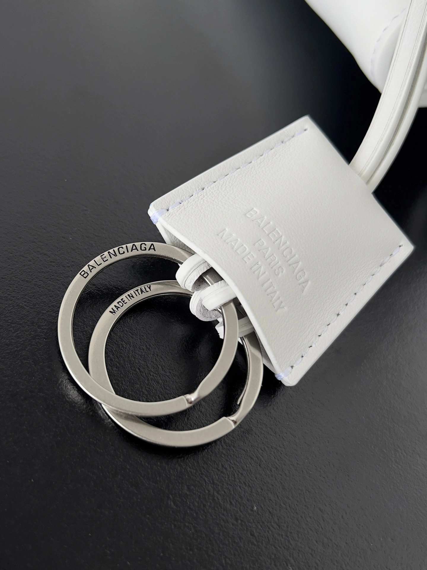 Top mirror Balenciaga Rodeo Drive Luxe Oversized Soft Bag - Silver Edition