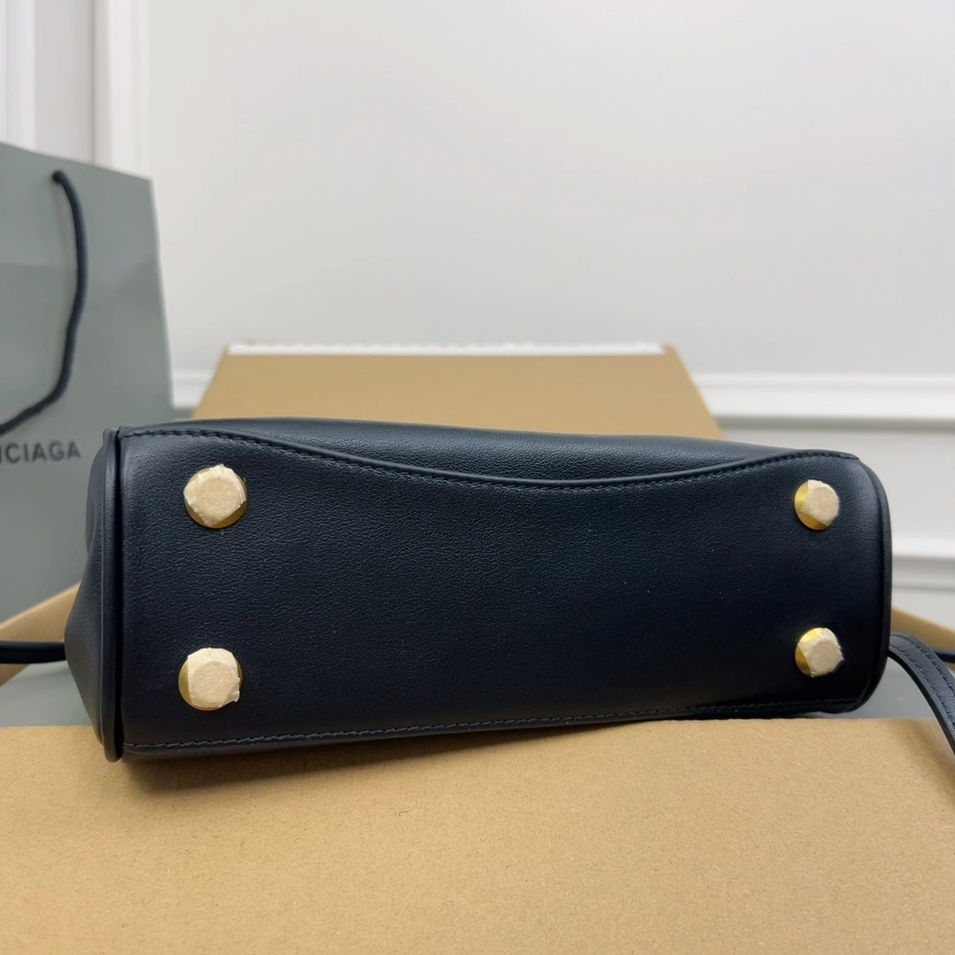 Indistinguishable Balenciaga Rodeo Drive Oversized Luxe Soft Bag