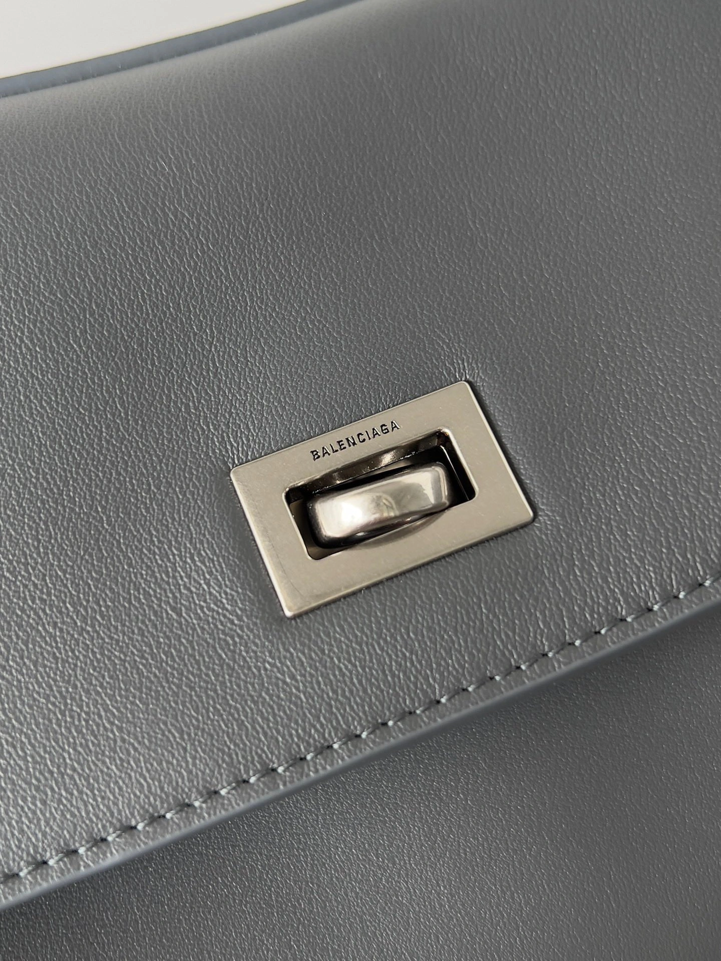 Discounted Balenciaga Rodeo Luxe Oversized Calfskin Bag with Silver Buckle
