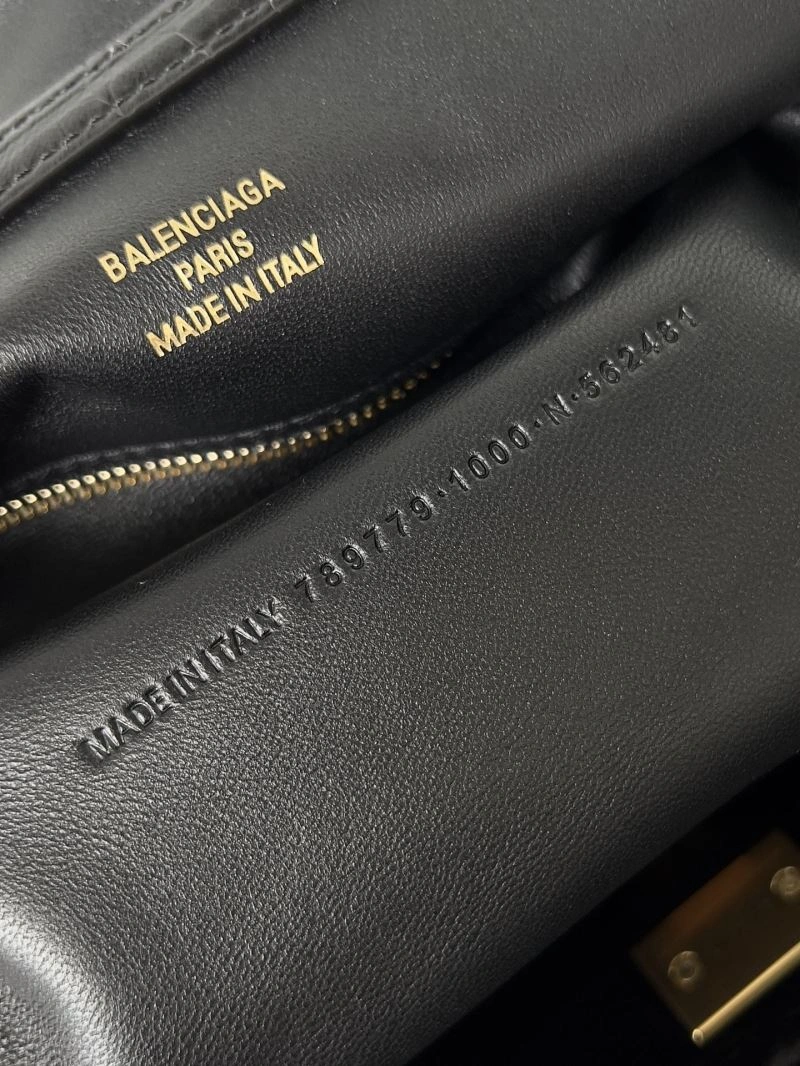 Top mirror Balenciaga Rodeo Luxe Oversized Casual Tote Bag