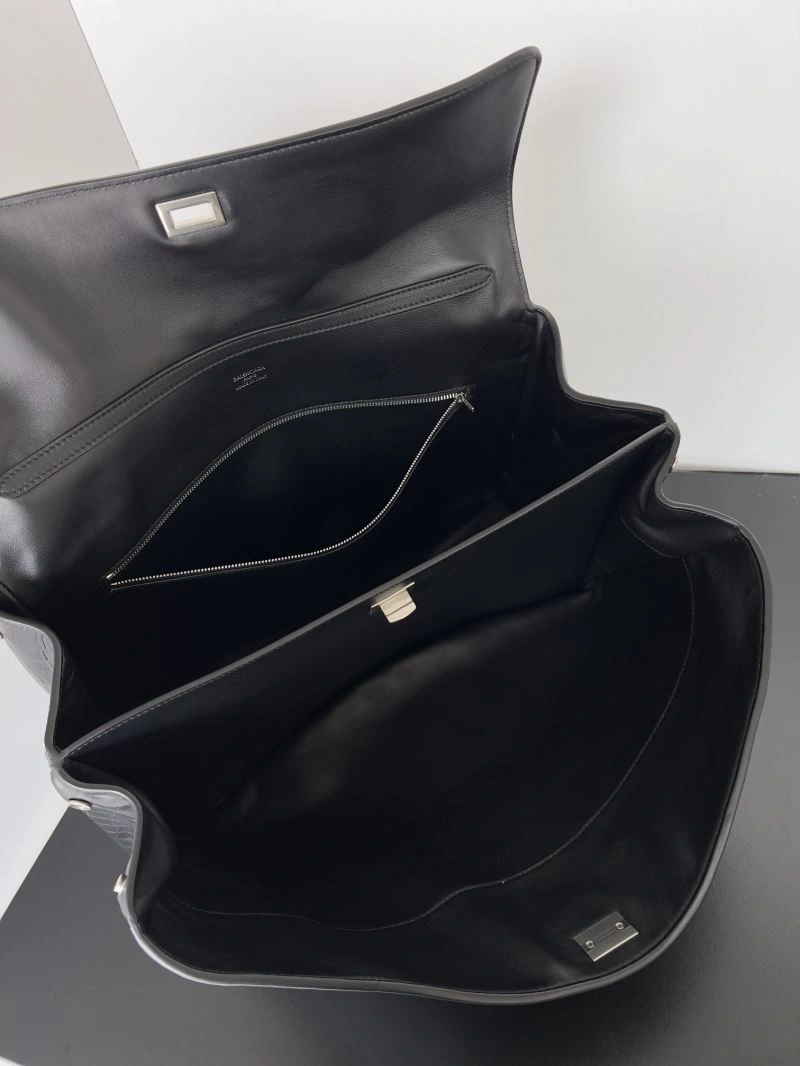 Indistinguishable Balenciaga Rodeo Luxe Oversized Soft Bag - Effortless Chic