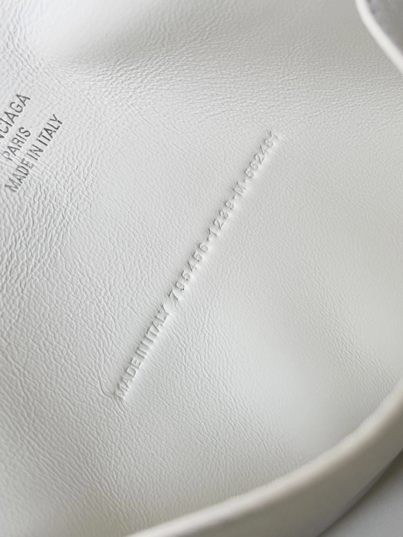Value-priced Balenciaga Rodeo Luxe Oversized Soft Bag