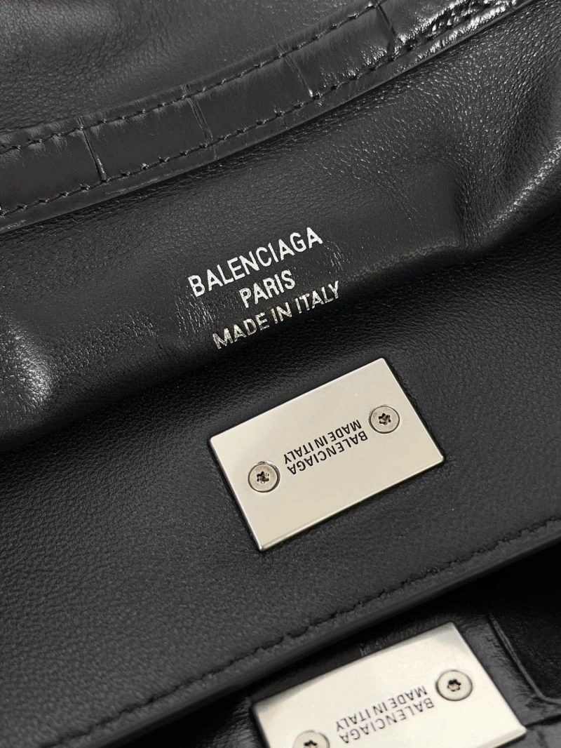 Budget-friendly Balenciaga Rodeo Soft Oversized Chic Bag - Effortless Luxury