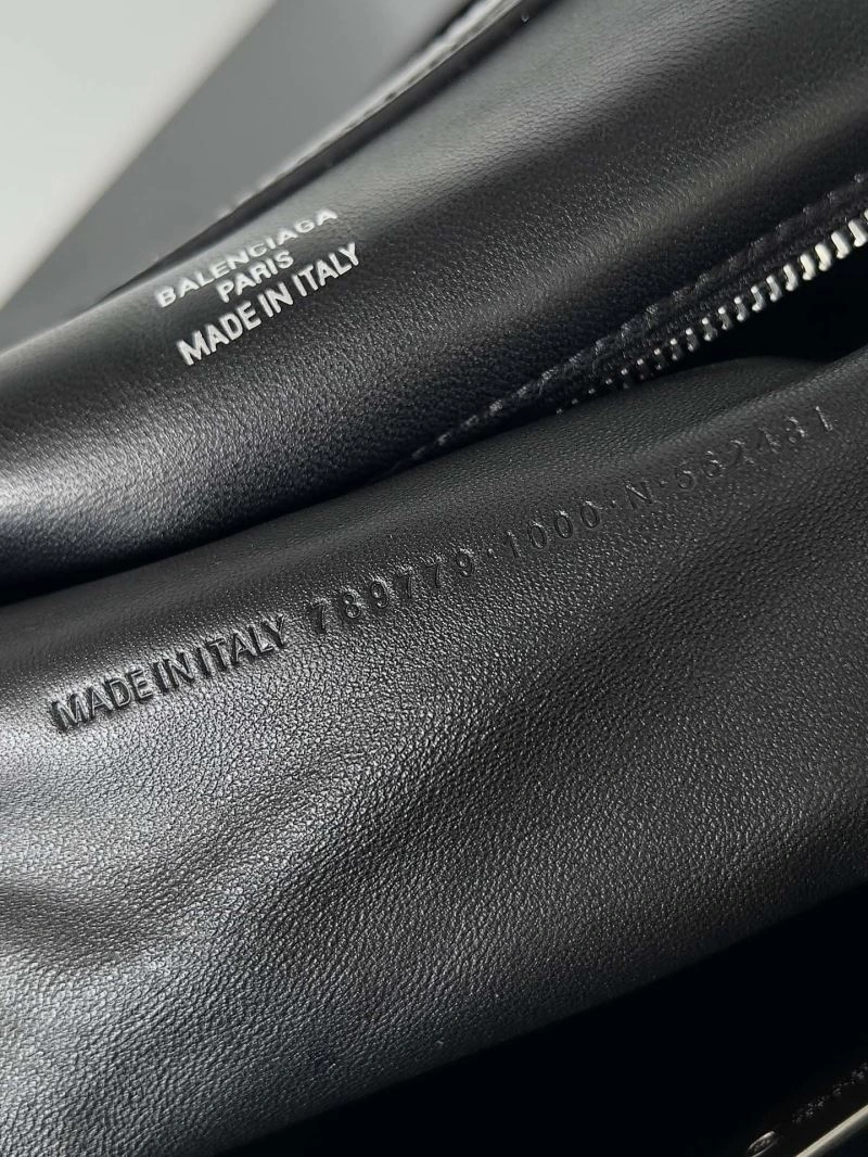 Budget-friendly Balenciaga Rodeo Soft Oversized Chic Bag - Effortless Luxury