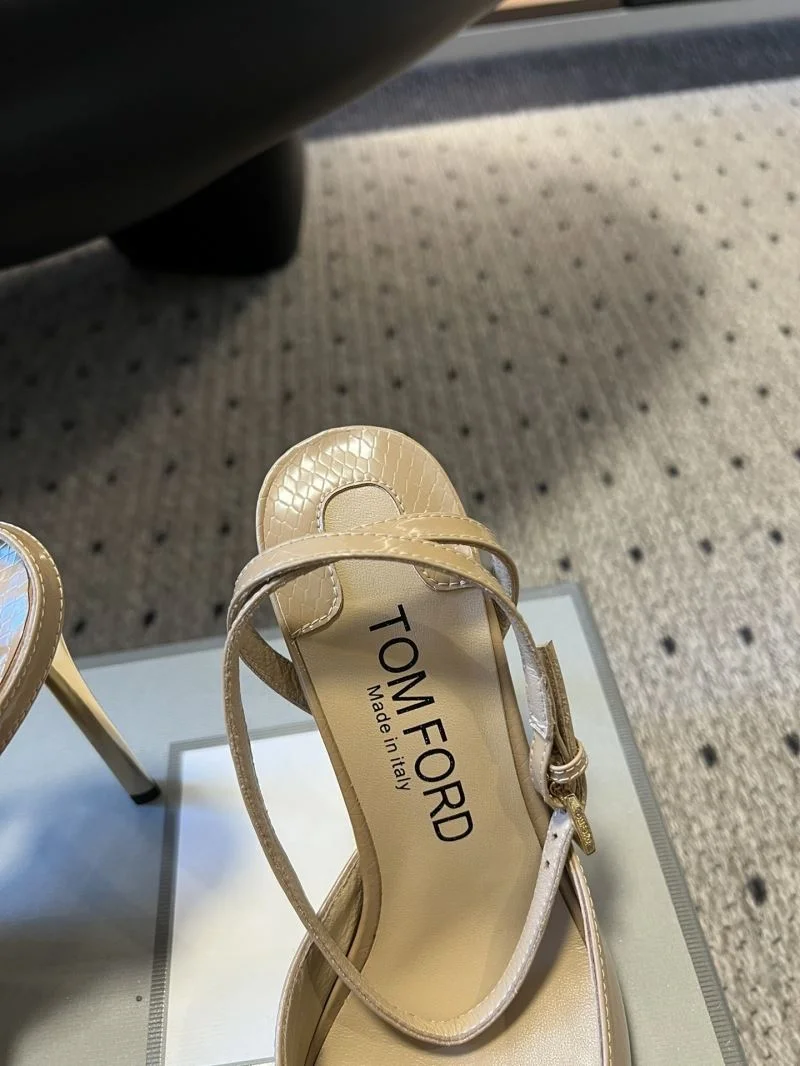 Top match Balenciaga Sandals