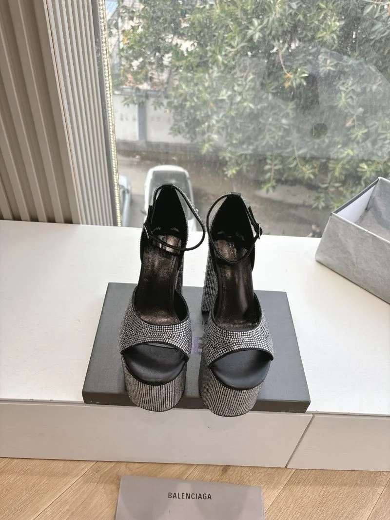 Top match Balenciaga Sandals