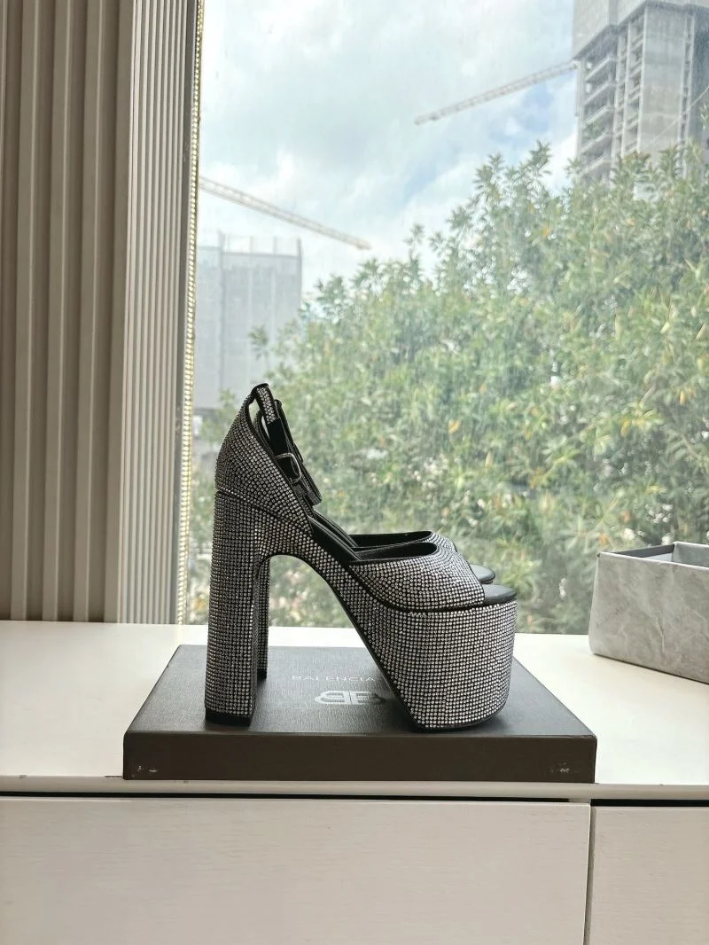 Top match Balenciaga Sandals