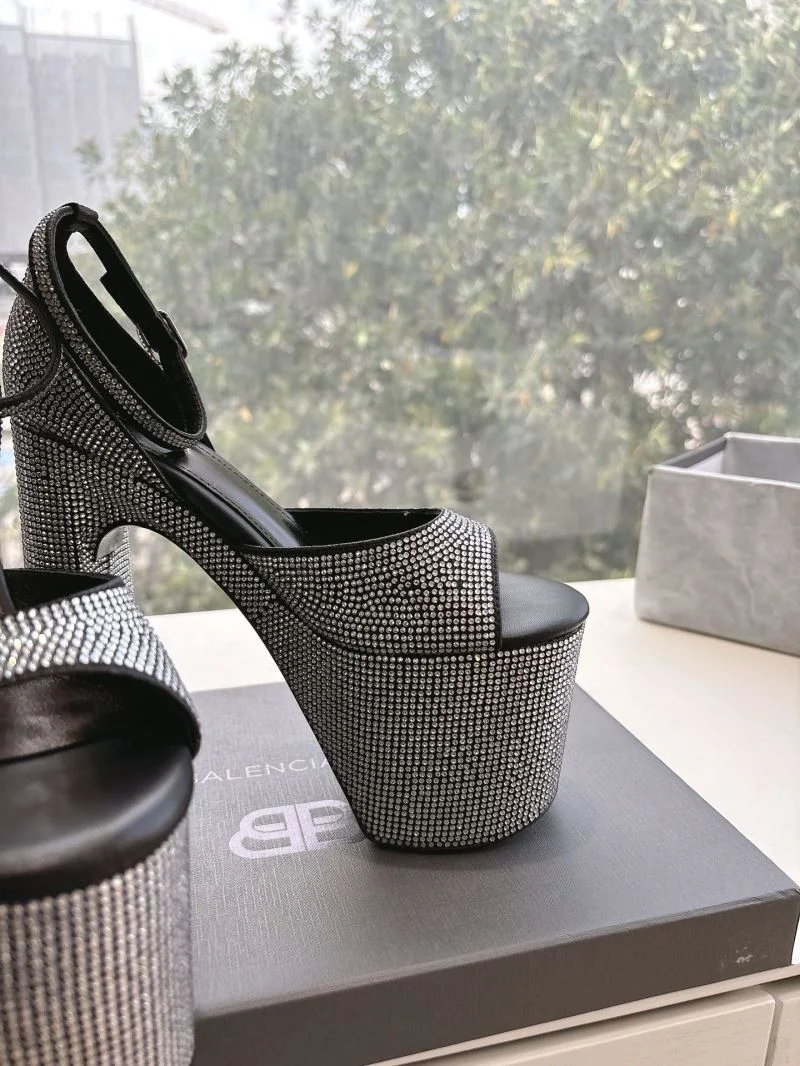 Top match Balenciaga Sandals