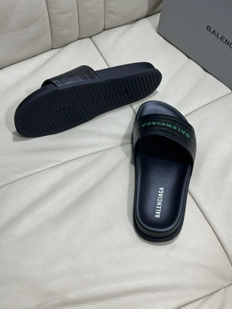 Low-cost Balenciaga Slippers