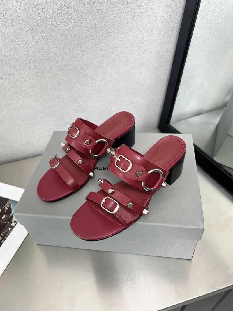 Low-cost Balenciaga Slippers