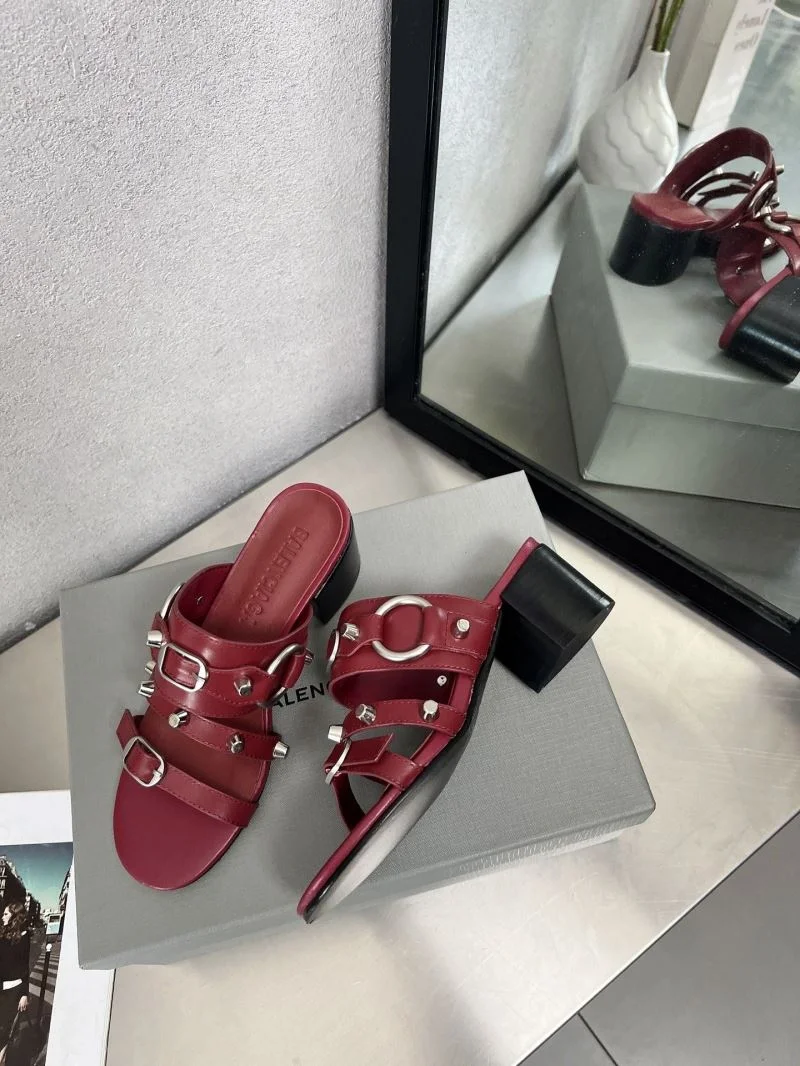 Low-cost Balenciaga Slippers