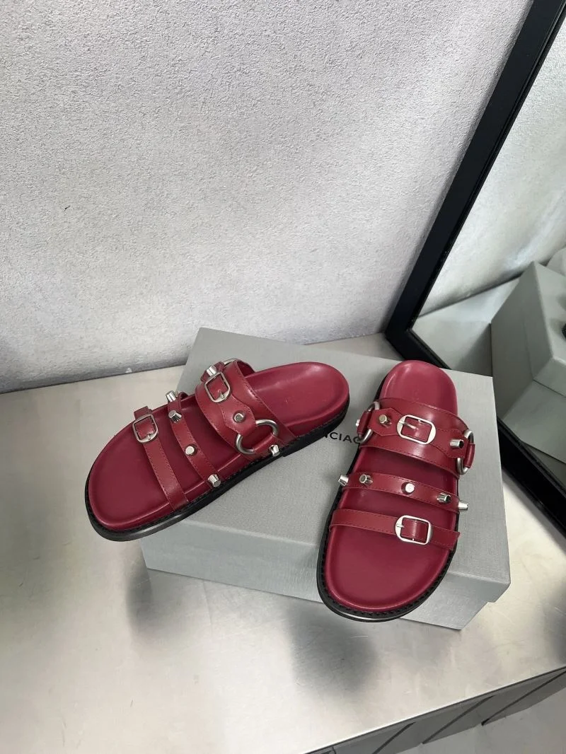 Low-cost Balenciaga Slippers